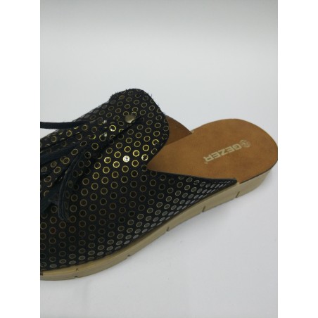 Gezer püsküllü kadın terlik siyah